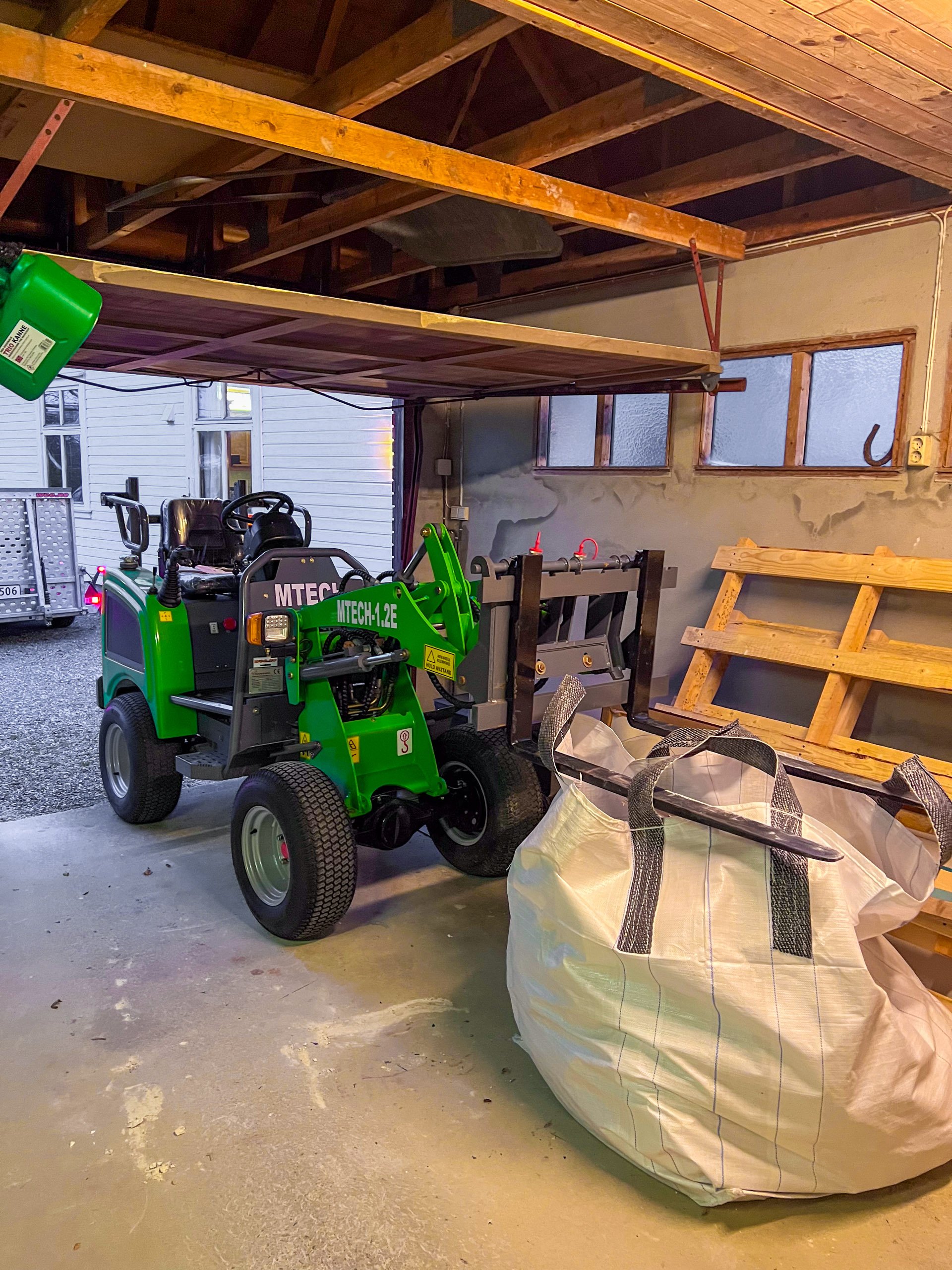 Elektrisk hjullaster RWX MTECH 1.2-E 4x4 - Wee.no