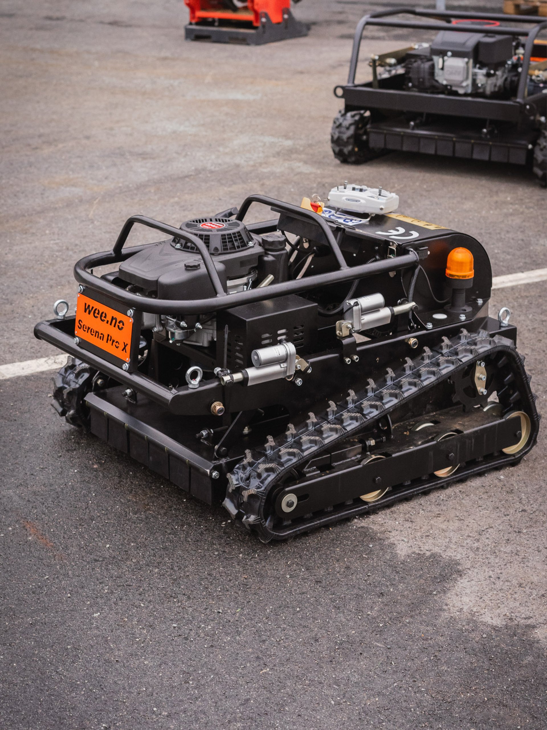 Fjernstyrt gressklipper Serena Pro X 7.5hk med elektrisk start - Wee.no