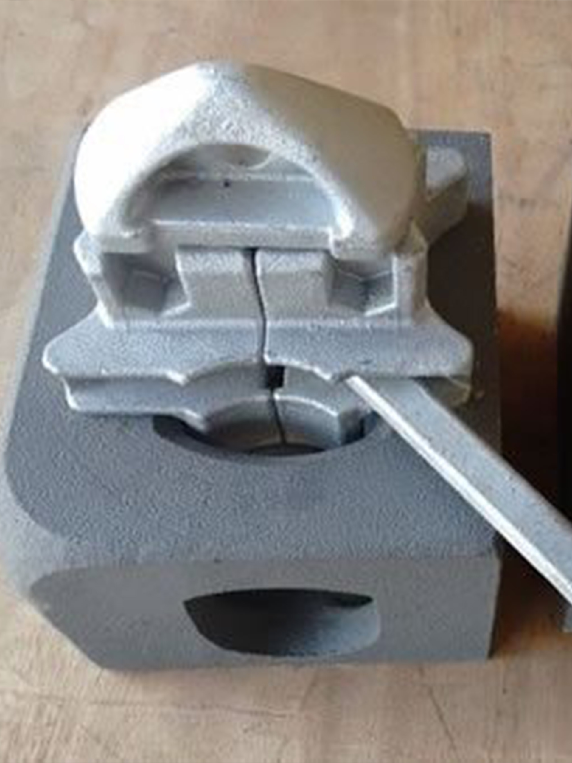 Containerlås topp for å stable containere - Wee.no