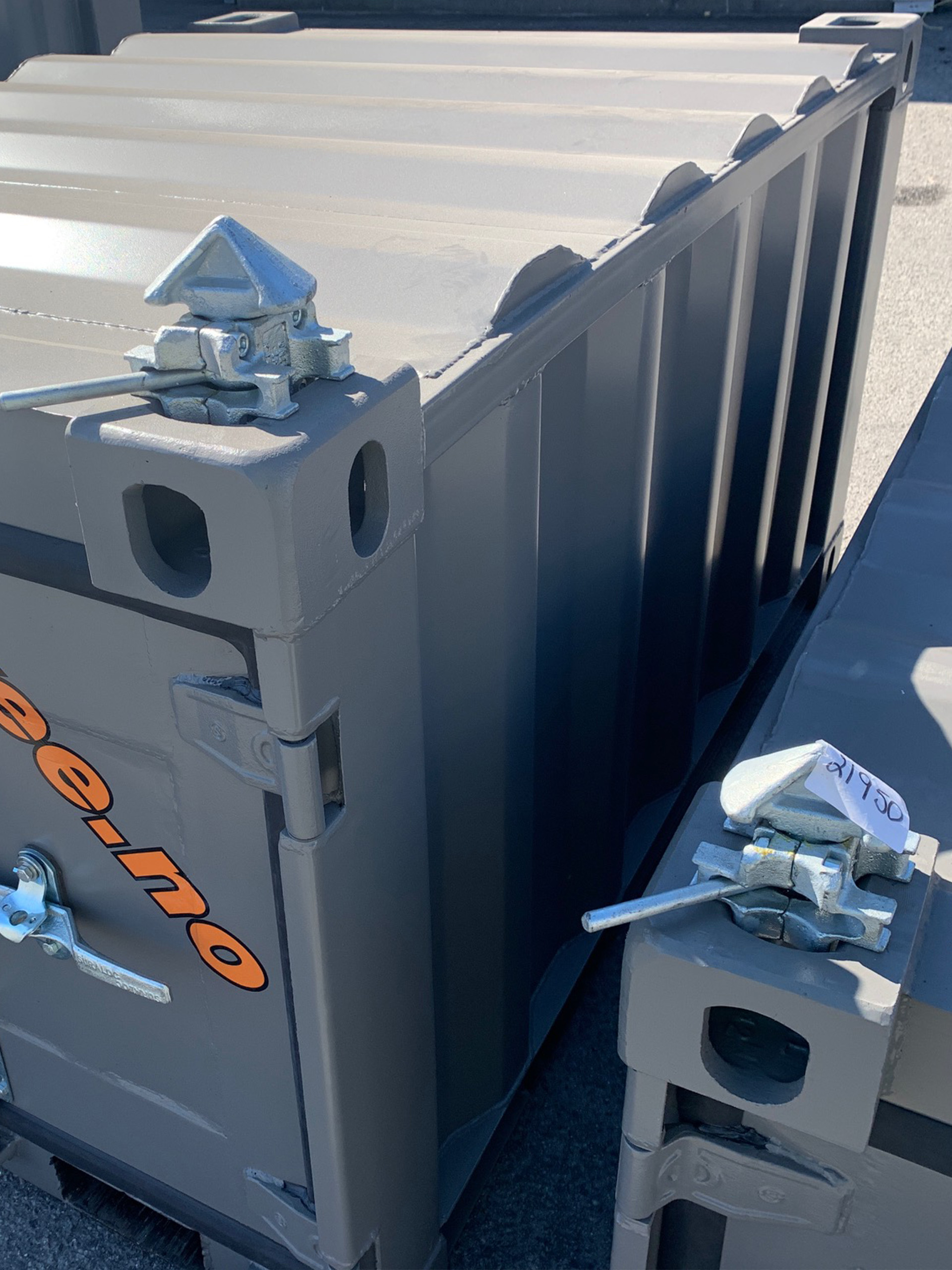 Containerlås topp for å stable containere - Wee.no