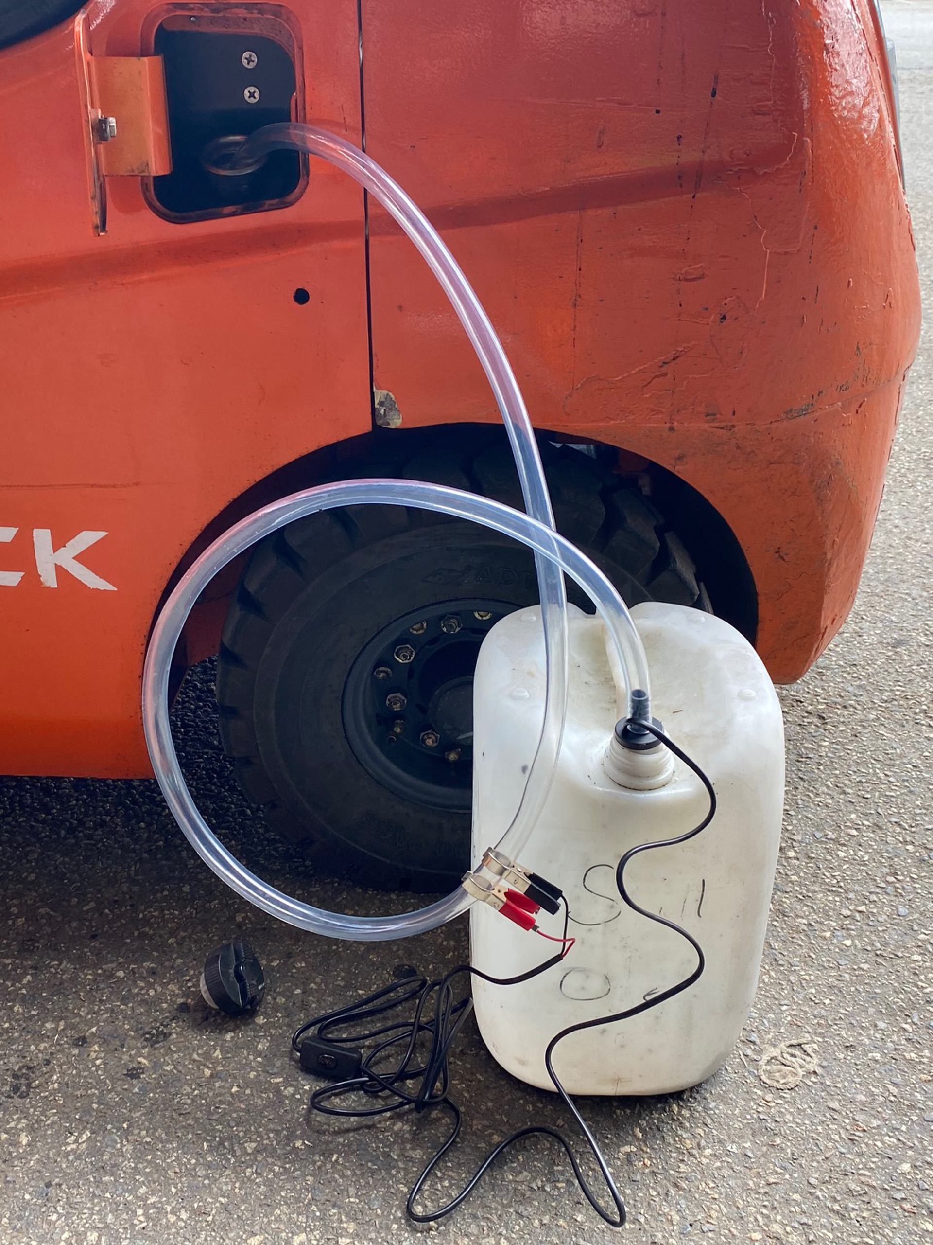 Dieselpumpe 12V liten nedsenkbar diameter 37 mm - Wee.no