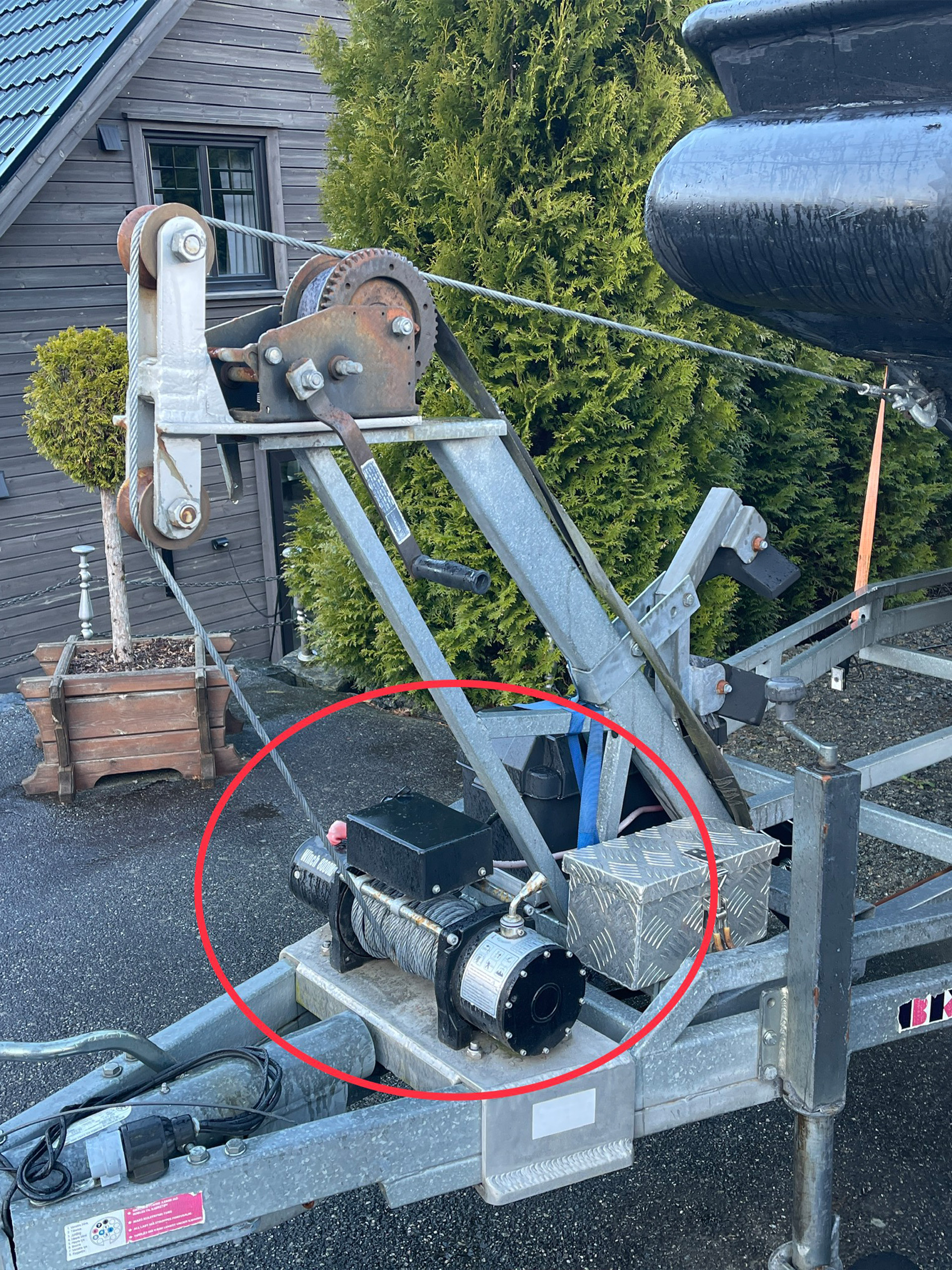 Elektrisk vinsj 2700 kg 20 meter wire - Wee.no