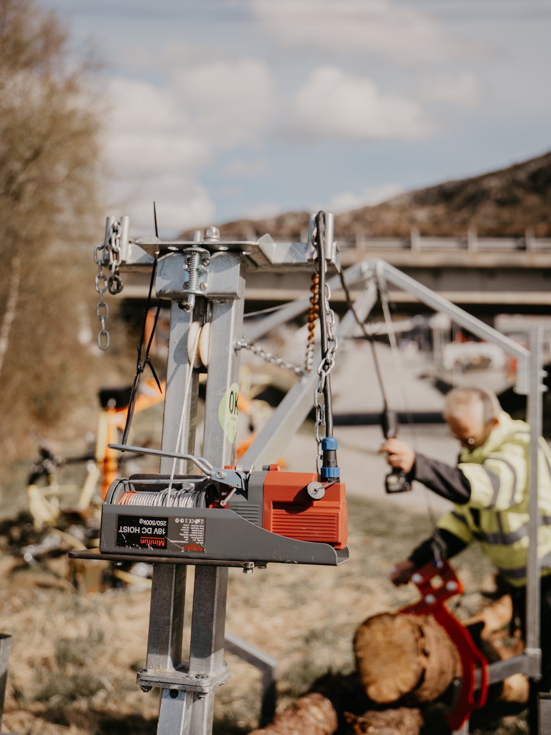 Elektrisk vinsj med fjernkontroll 18V Viktor - Wee.no