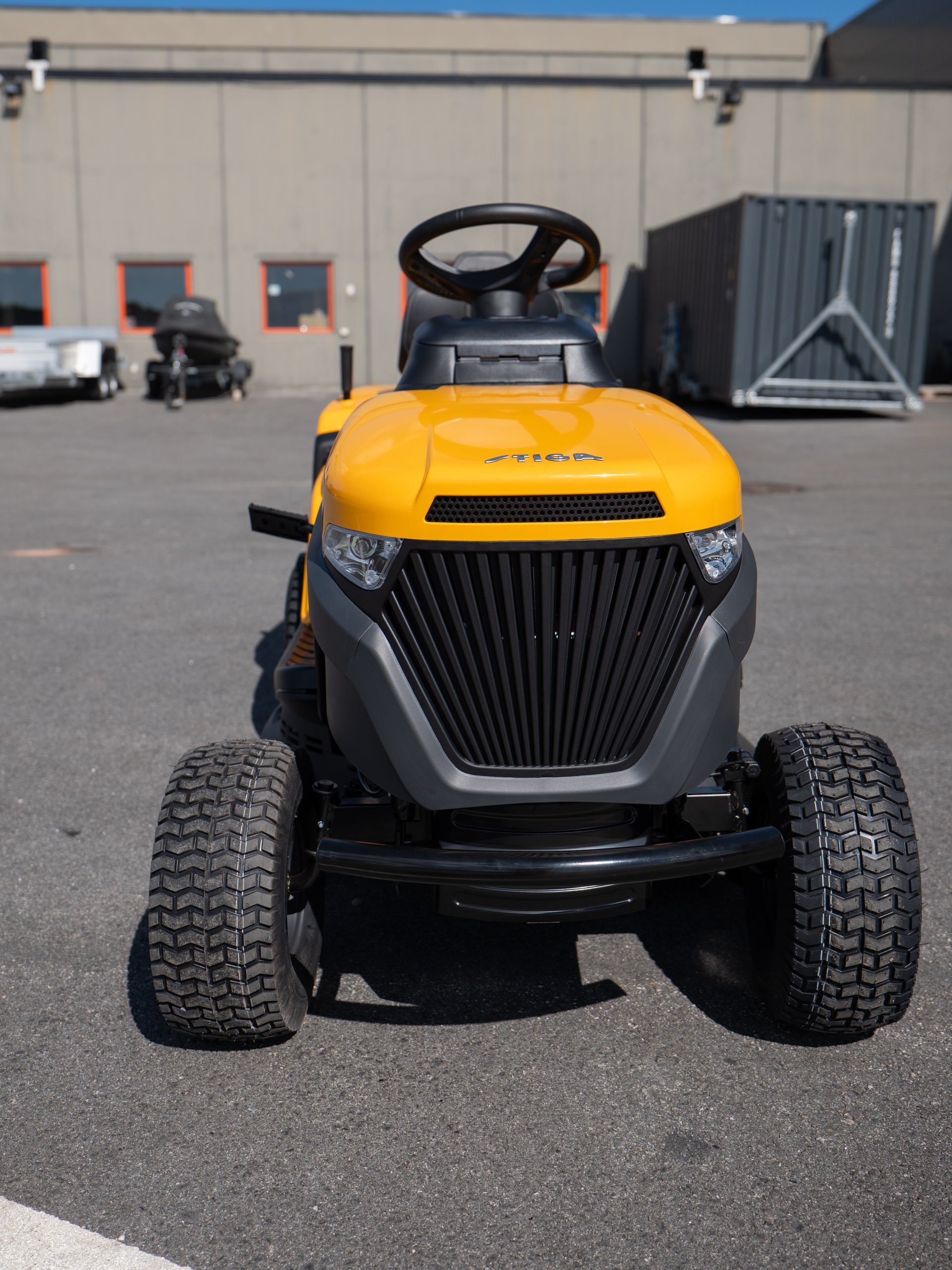 Hagetraktor Stiga Estate 384 ST 450 - Wee.no