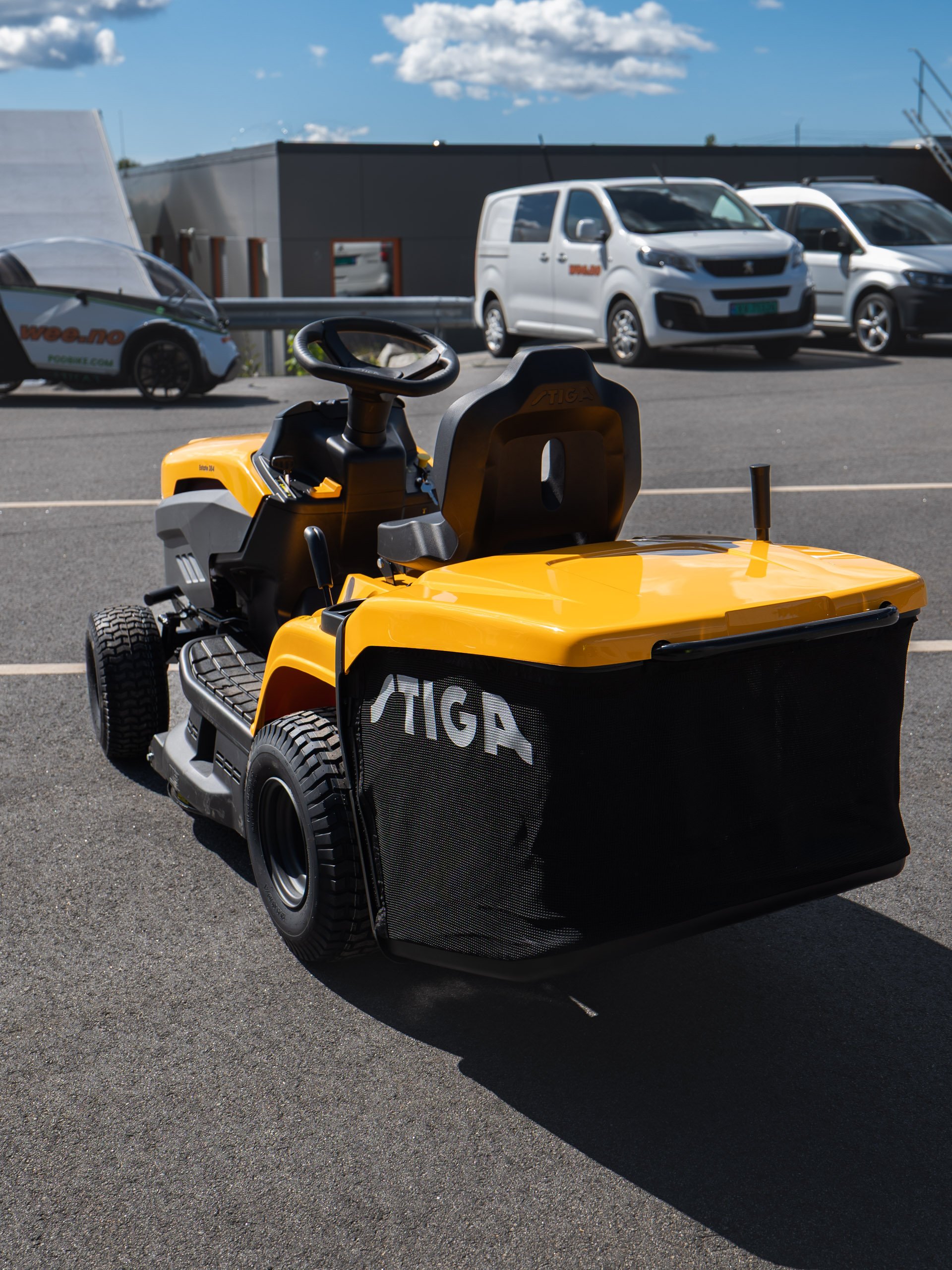 Hagetraktor Stiga Estate 384 ST 450 - Wee.no