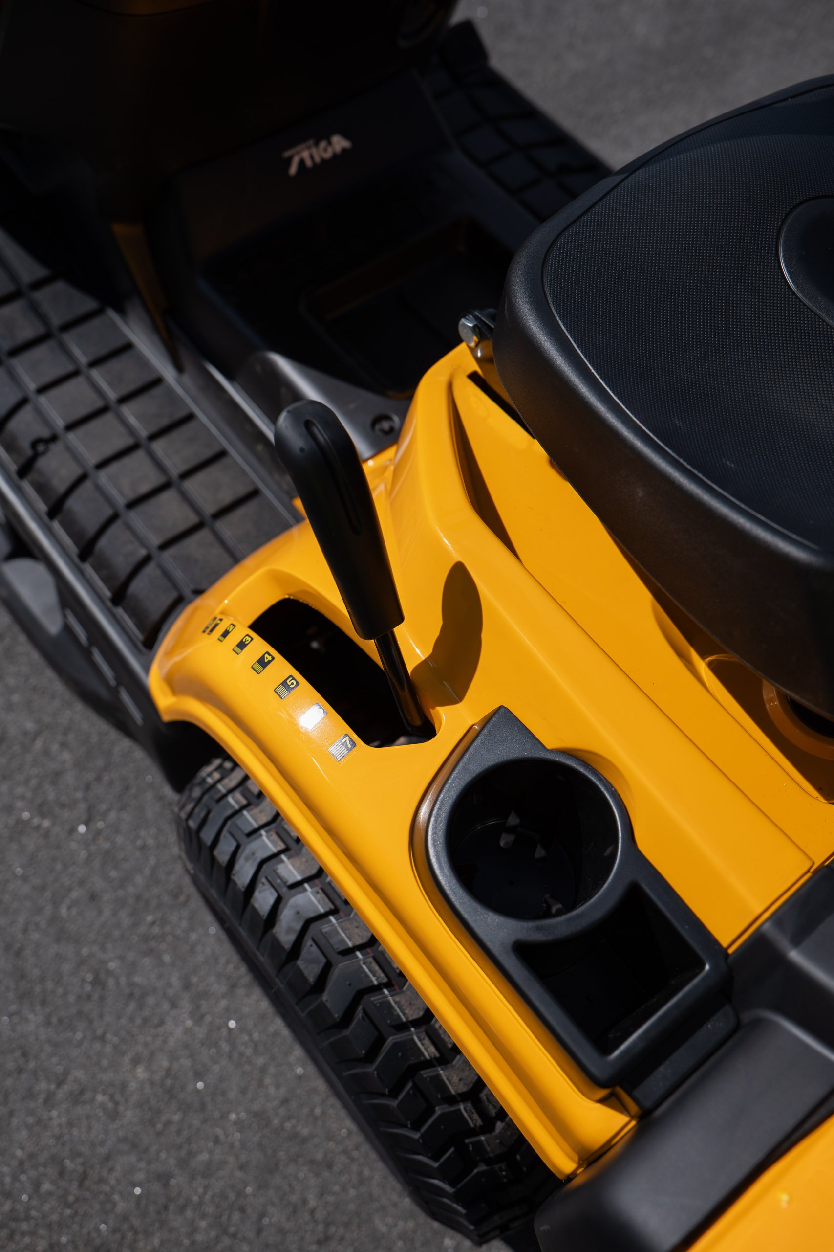 Hagetraktor Stiga Estate 384 ST 450 - Wee.no