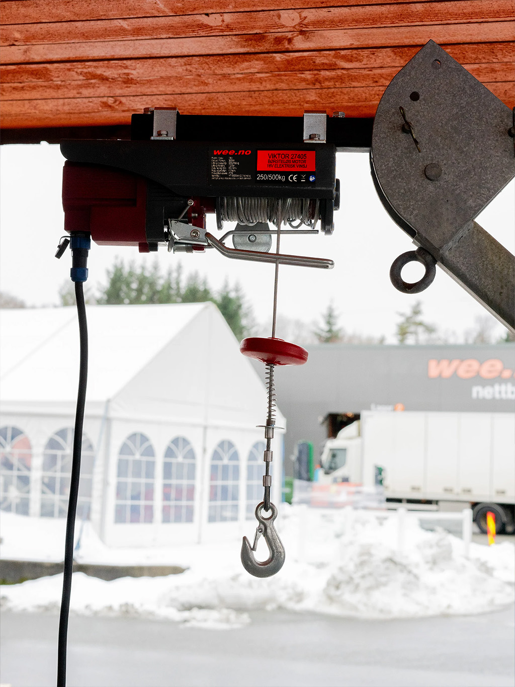 Elektrisk vinsj med fjernkontroll 18V Viktor - Wee.no