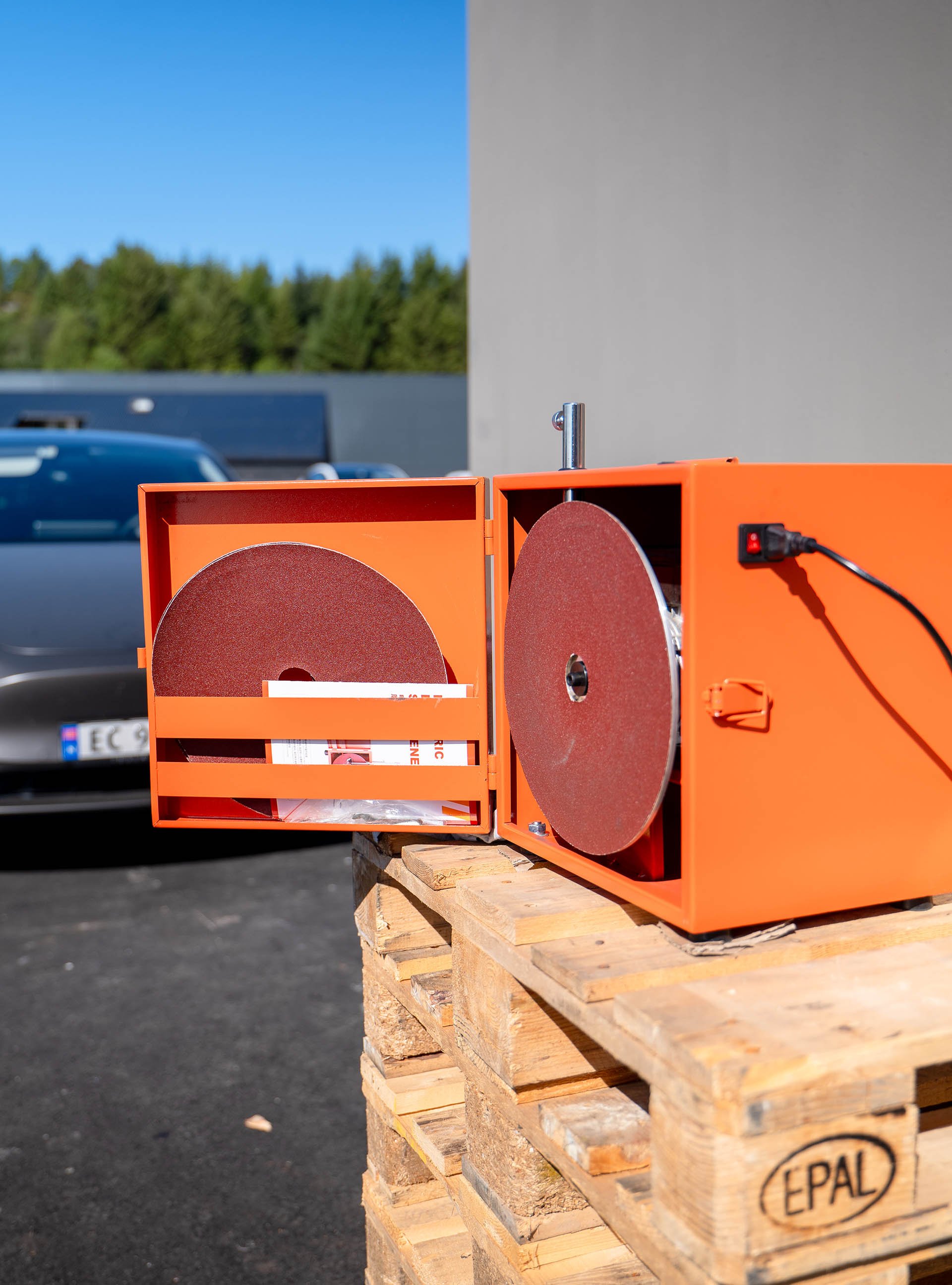 Slipemaskin for kniver til klippemaskiner - Wee.no