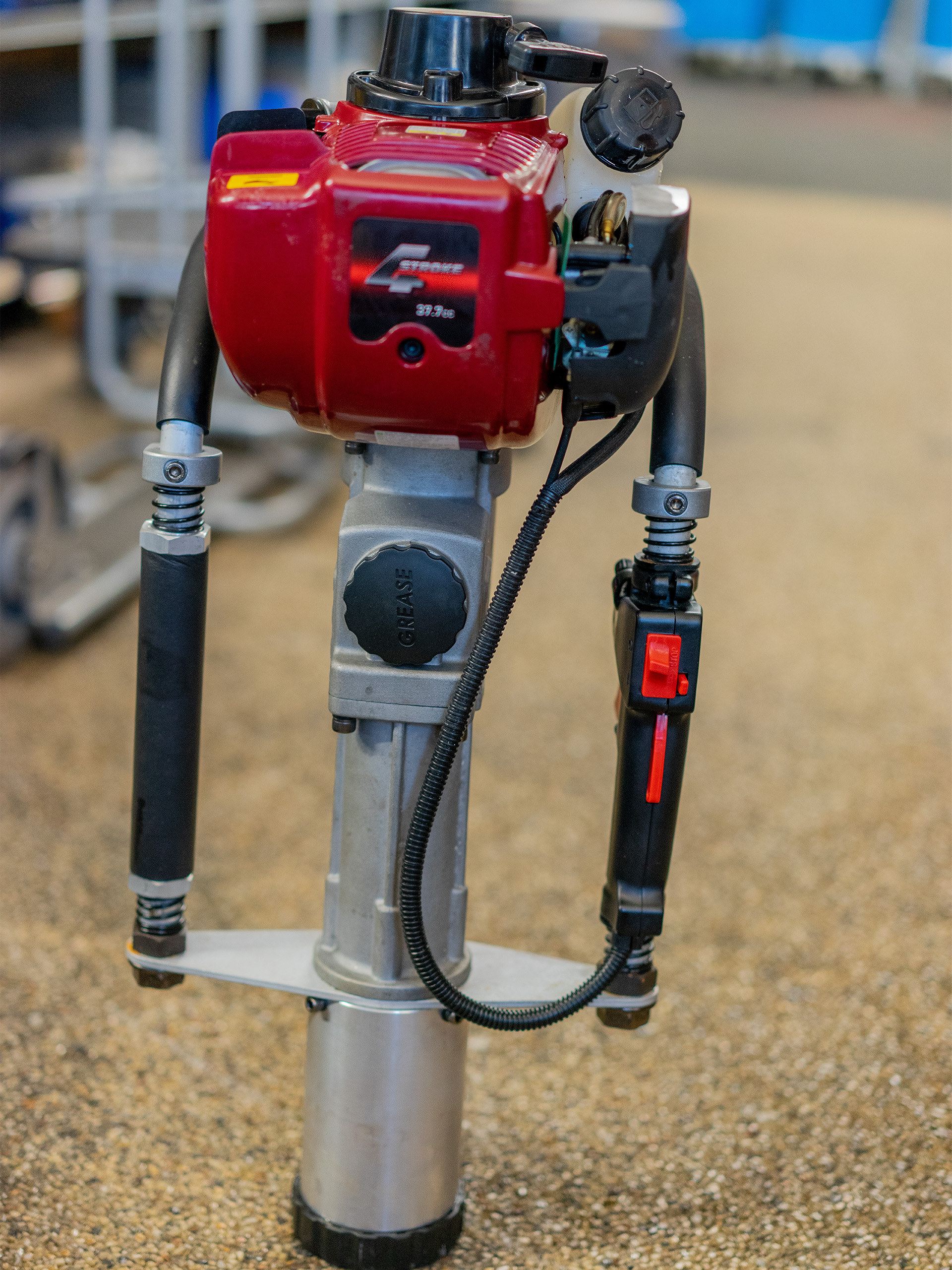 Stolpebanker 4 takt motor 9.5kg egenvekt - Wee.no