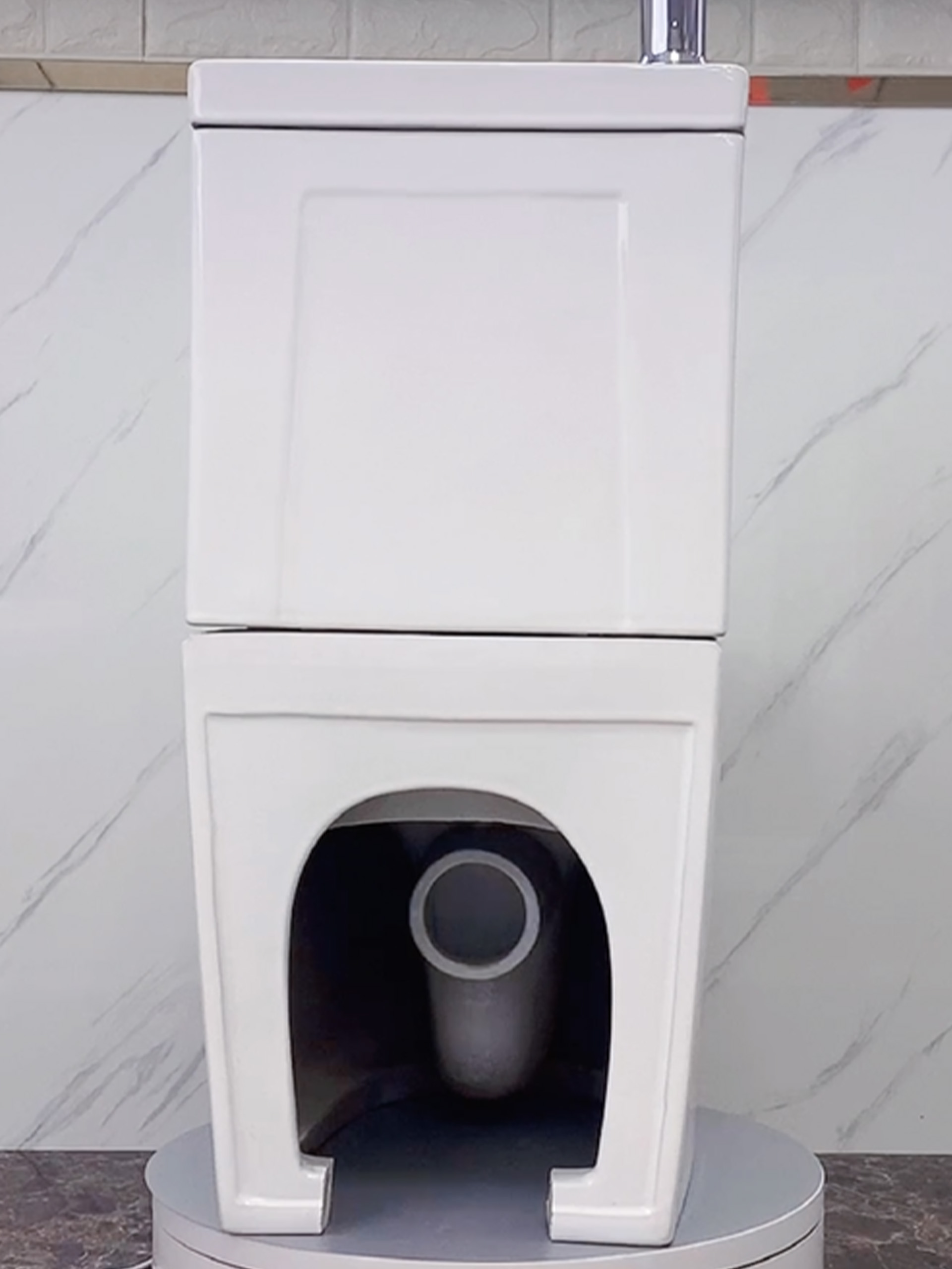 Toalett med håndvask i keramikk - Wee.no