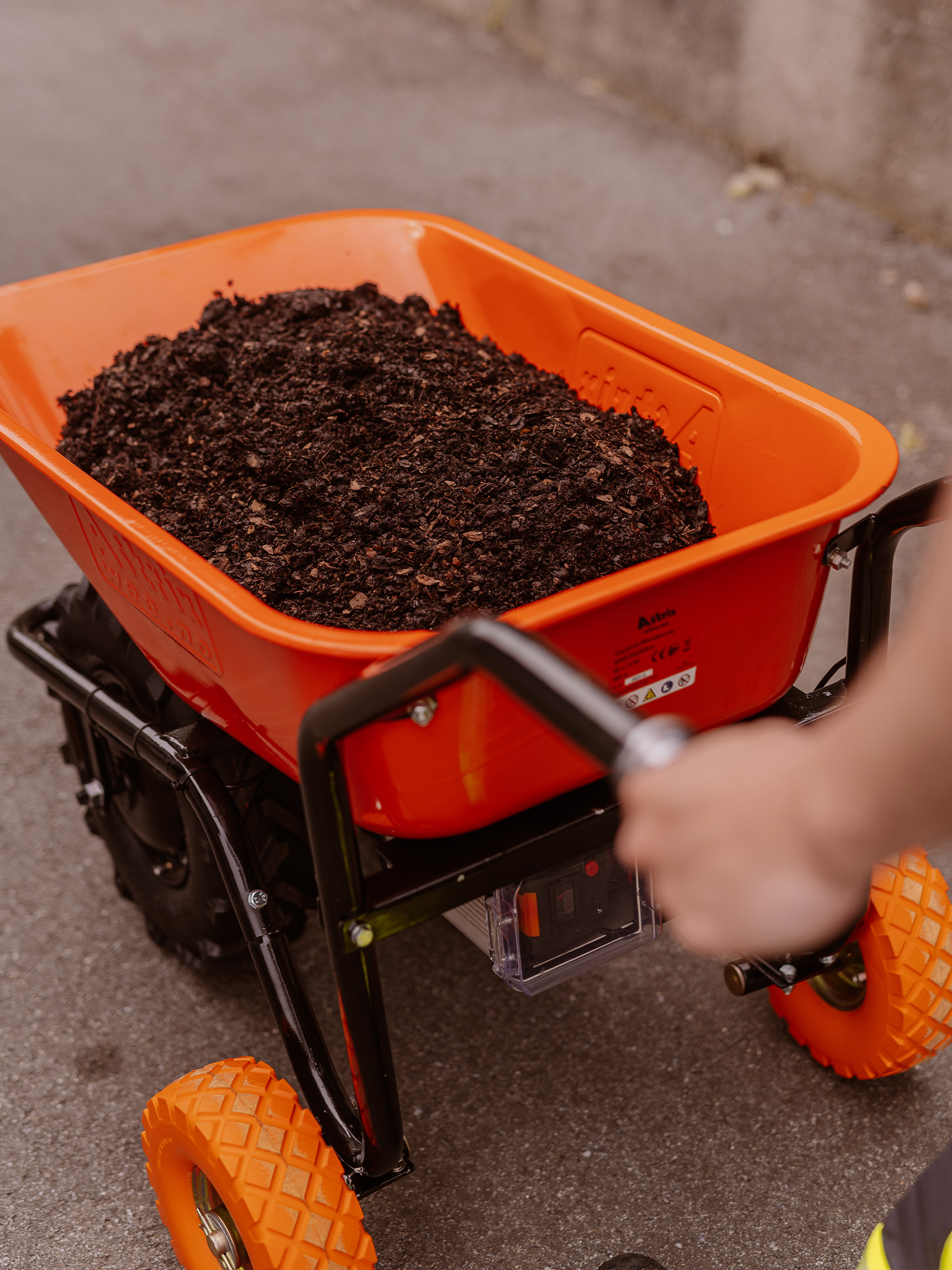 Astrix 2-B elektrisk trillebår - Wee.no