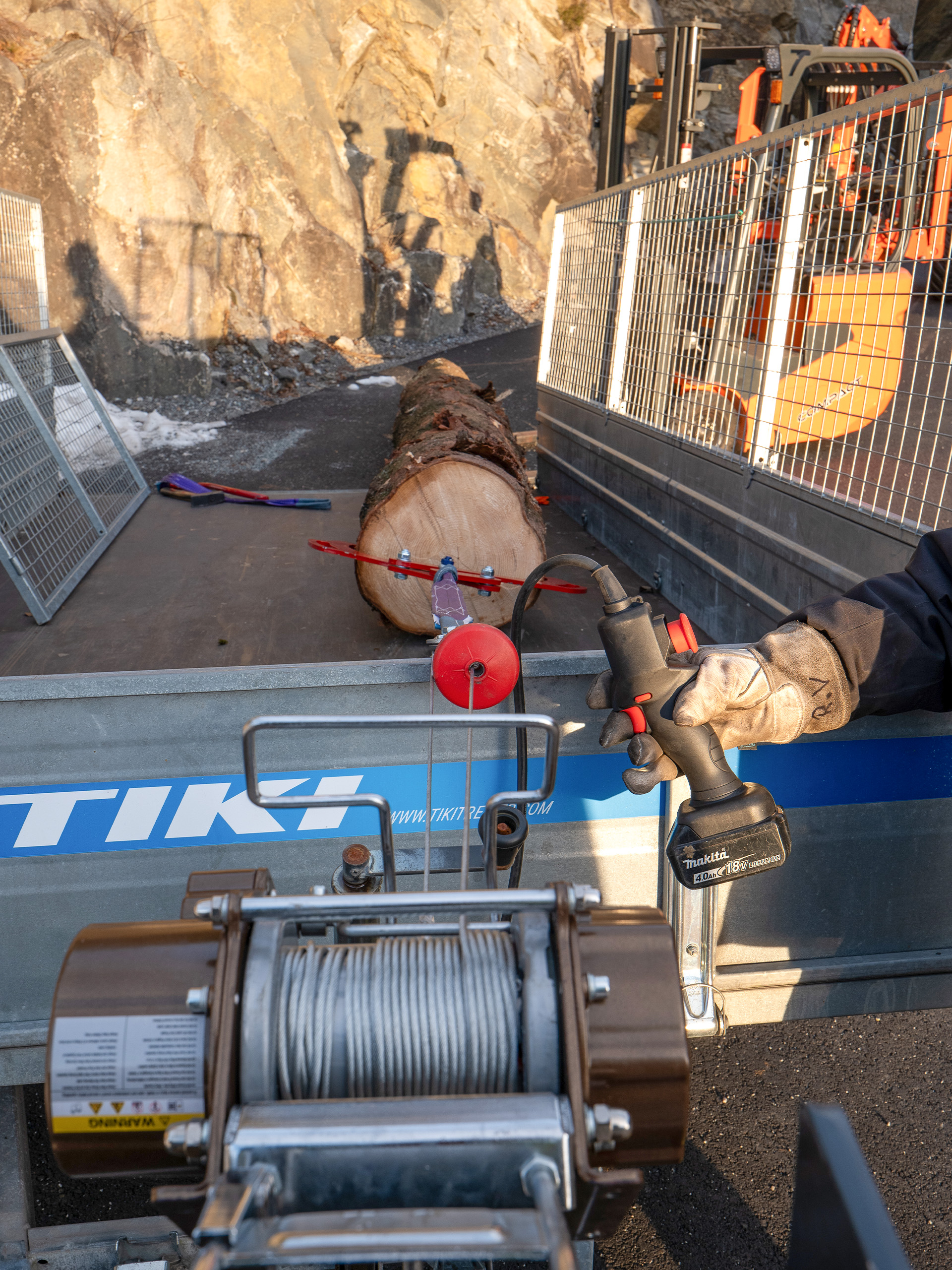 Elektrisk vinsj med fjernkontroll 18V Filip - Wee.no